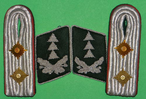 Views of Luftwaffe Officials with Hauptmann Rank Collar Tabs & Shoulder ...
